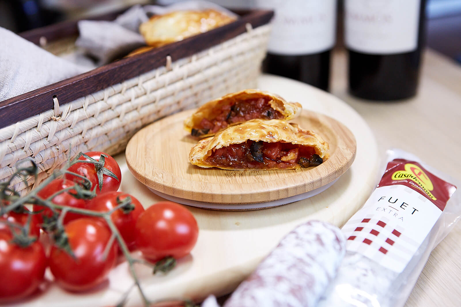 Mini empanadas de fuet | Embutidos la Nuncia